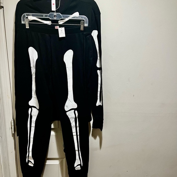 Other | Nwt Skeleton Themed Halloween Pajama Set For Men | Poshmark